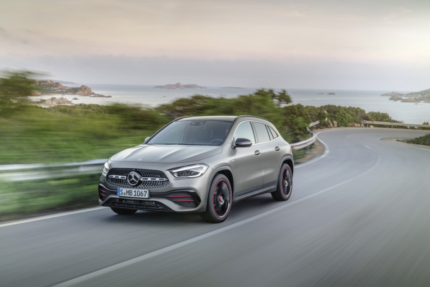 Mercedes-Benz GLA (H247) GLA 250e (218 Hp) EQ Power DCT